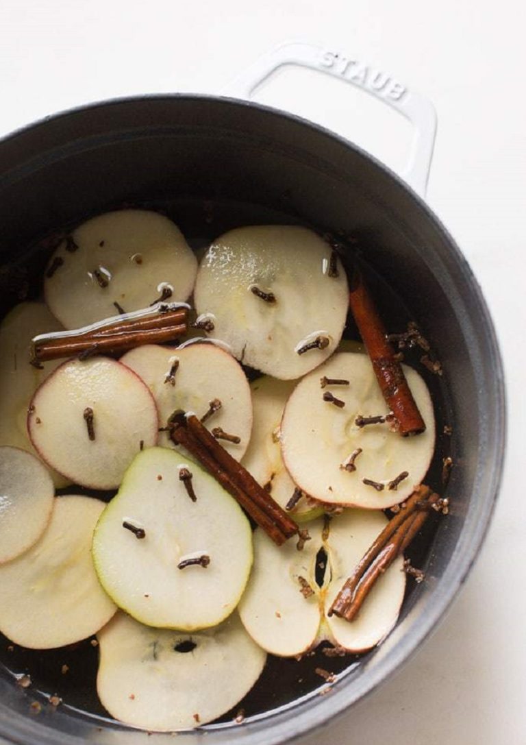 12 Fall Simmer Pot Recipes to Make Your Home Smell Cozy • Sarah Blooms