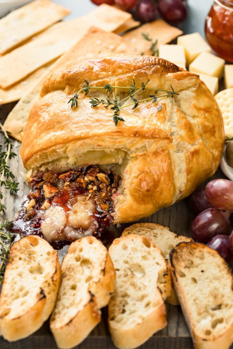 20 Amazing Brie En Croute Recipes • Sarah Blooms